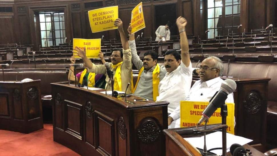 மக்களவையில் உள்ளிருப்பு போராட்டத்தில் ஈடுப்பட்ட TDP MP-கள்! | India ...