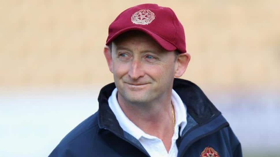 இங்கிலாந்தின் முன்னாள் ஆல்ரவுண்டர் தனது 57 வயதில் காலமானார் ...