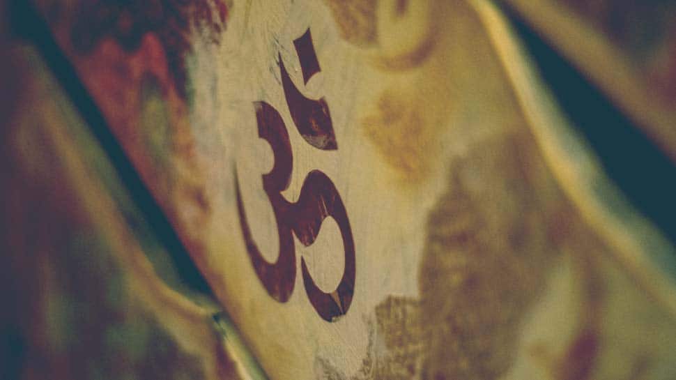 Learn about the glory of the Pranava mantra of Om | ஓம் என்ற பிரணவ ...