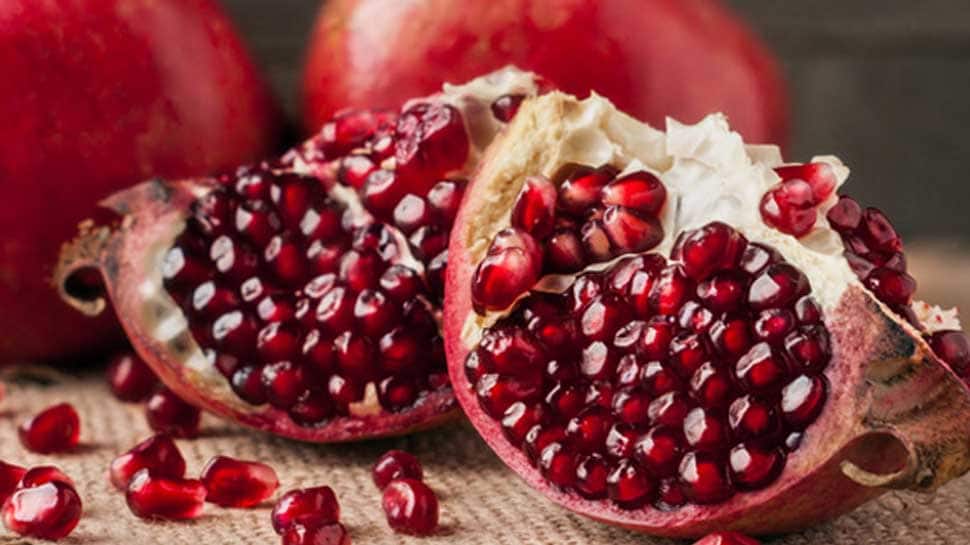 surprising Benefits Of Pomegranate Peel For Skin | மாதுளம் பழத்தின் ...