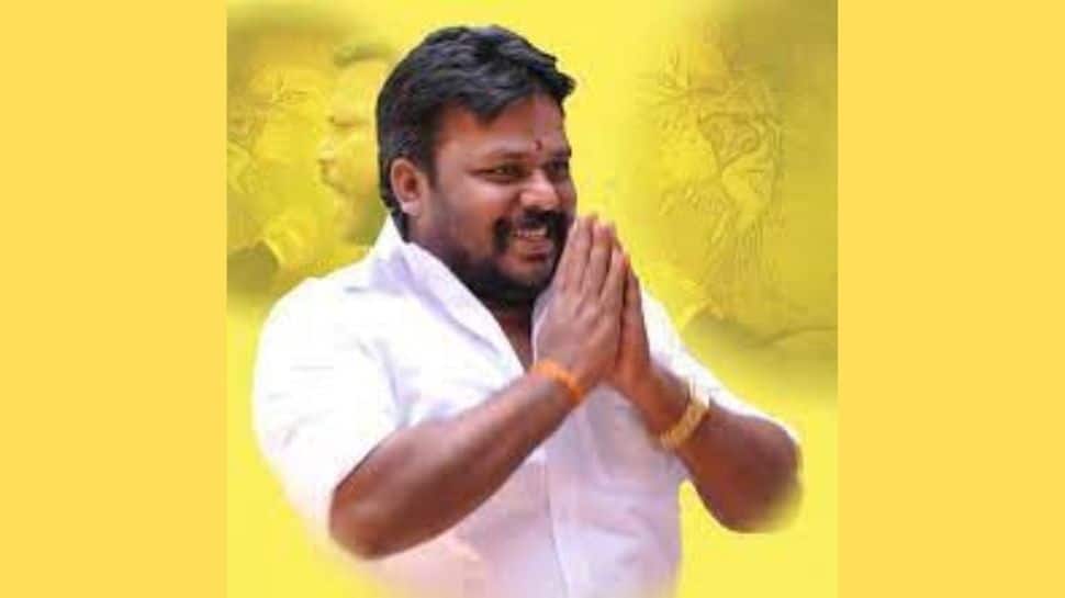 Violence erupts as two groups clash in seventh death anniversary of SR ...