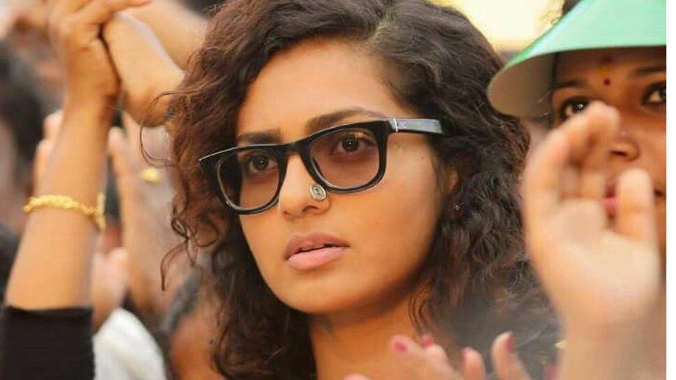 Charlie fame Parvathy biography and Latest stills | சார்லியில் ஊர் ...