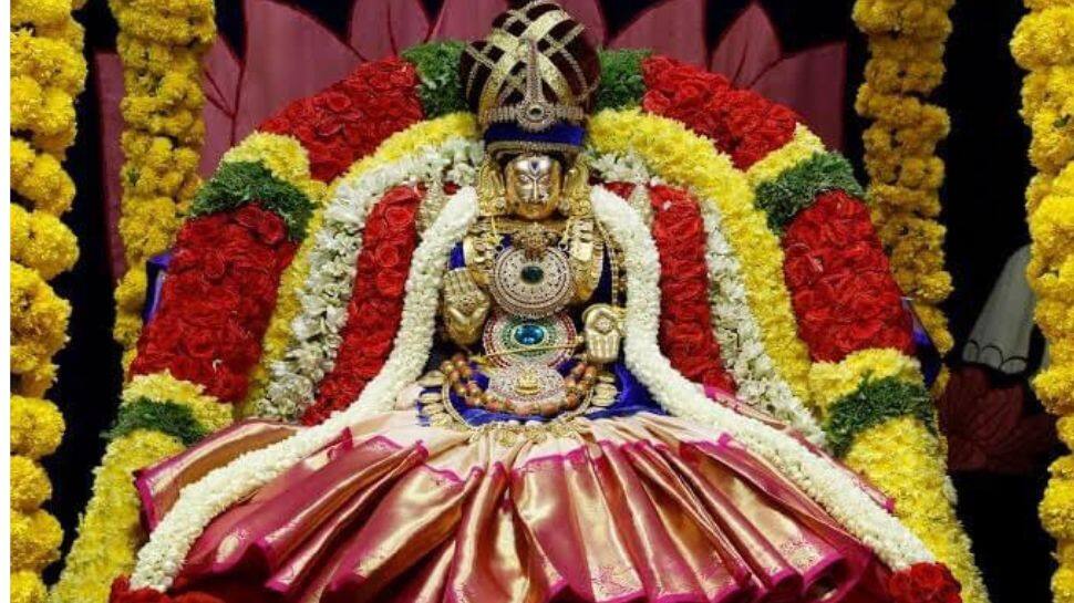 Blessings of Goddess Varalakshmi on Aadi Velli and Varamahalakshmi ...