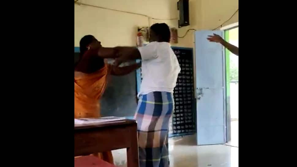 A drunk assailant attacked a school teacher at working hours | பணியில் ...