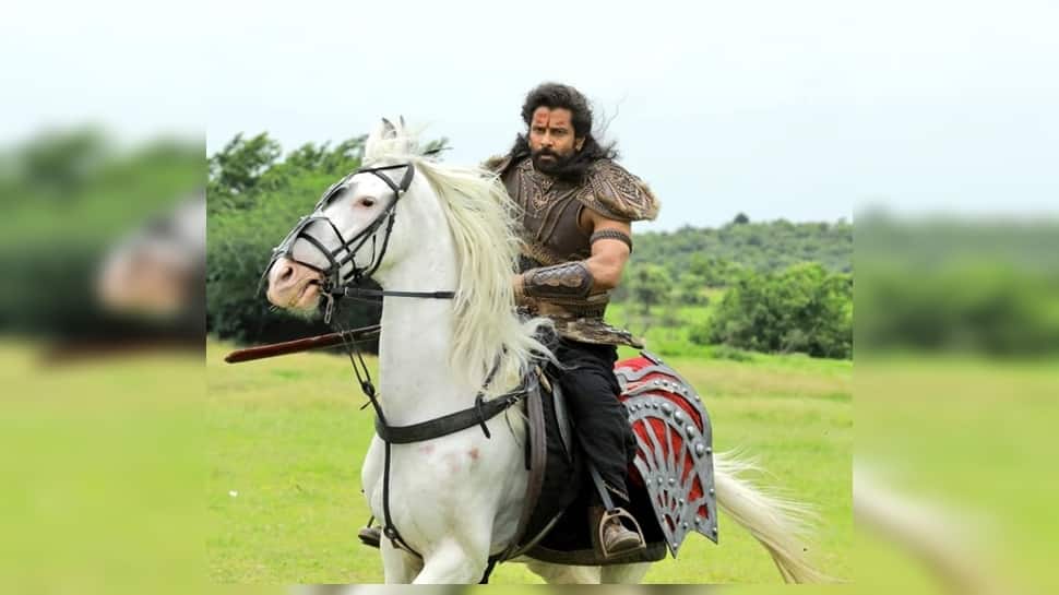 Actor Vikram's Adita karikalan new look - Viral Photos | ஆதித்த ...