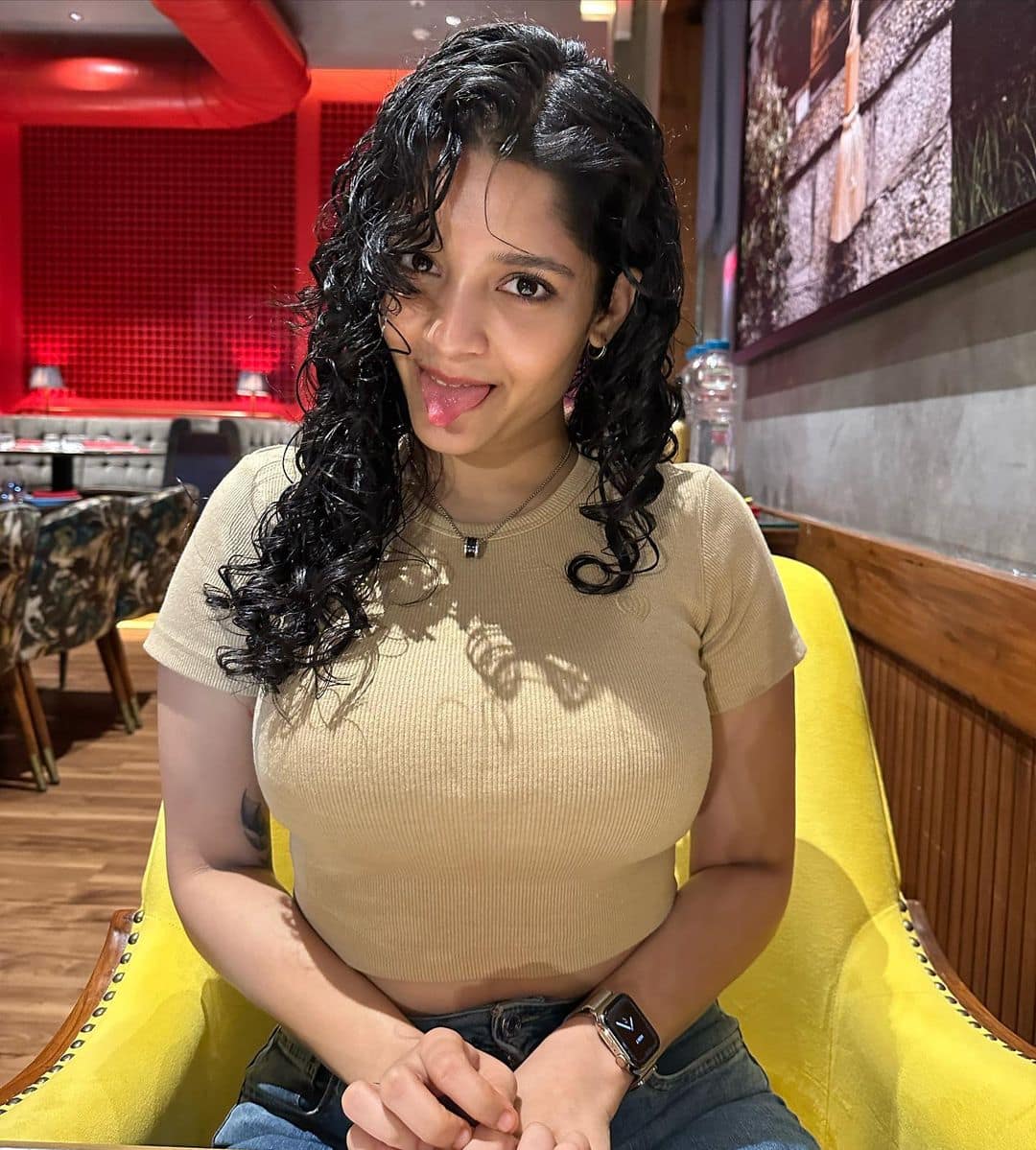 Actress Rithika Singh shares her lunch time pictures in instagram ...