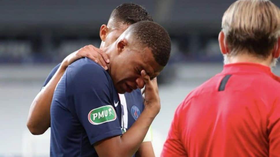 Mbappe Crying in Ground after the FIFA World Cup Loss | மெஸ்ஸிக்கு ...