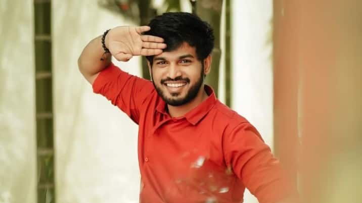 Vijay Tv Rakshan New Movie Titled As Marakkuma Nenjam | கதாநாயகனாக ...