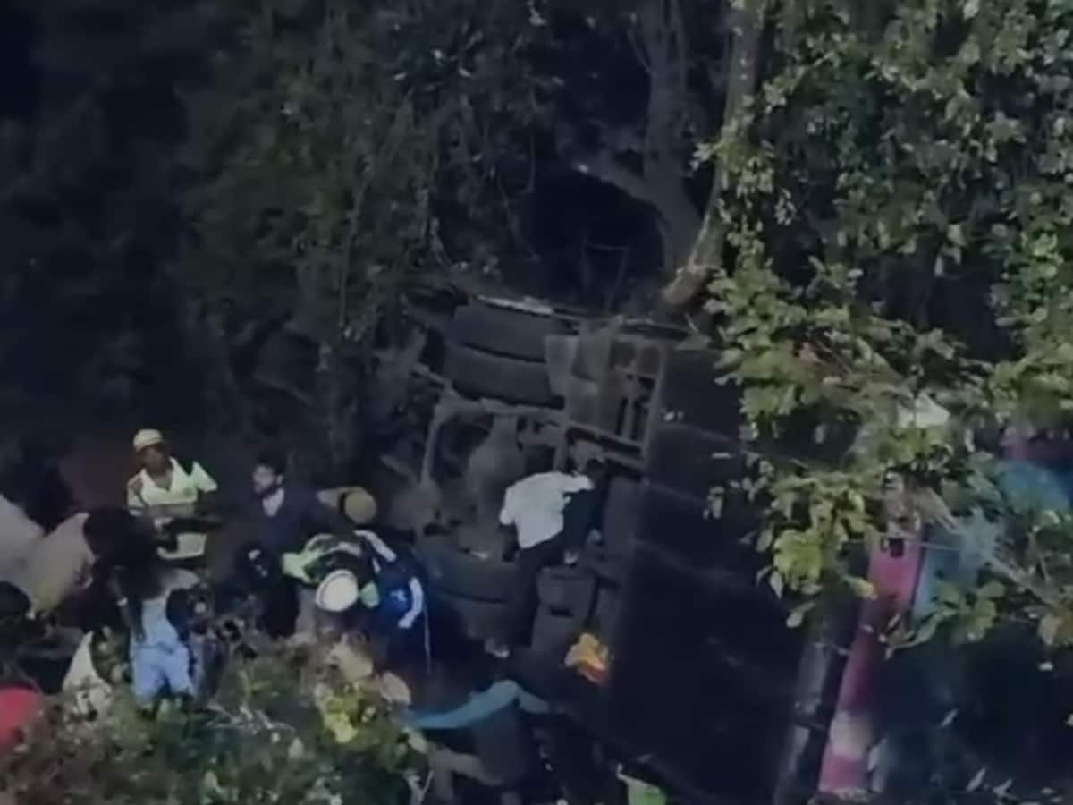 Huge Shocking Nilgiris Cunnor Mettupalayam Highway Tourist Bus Accident ...