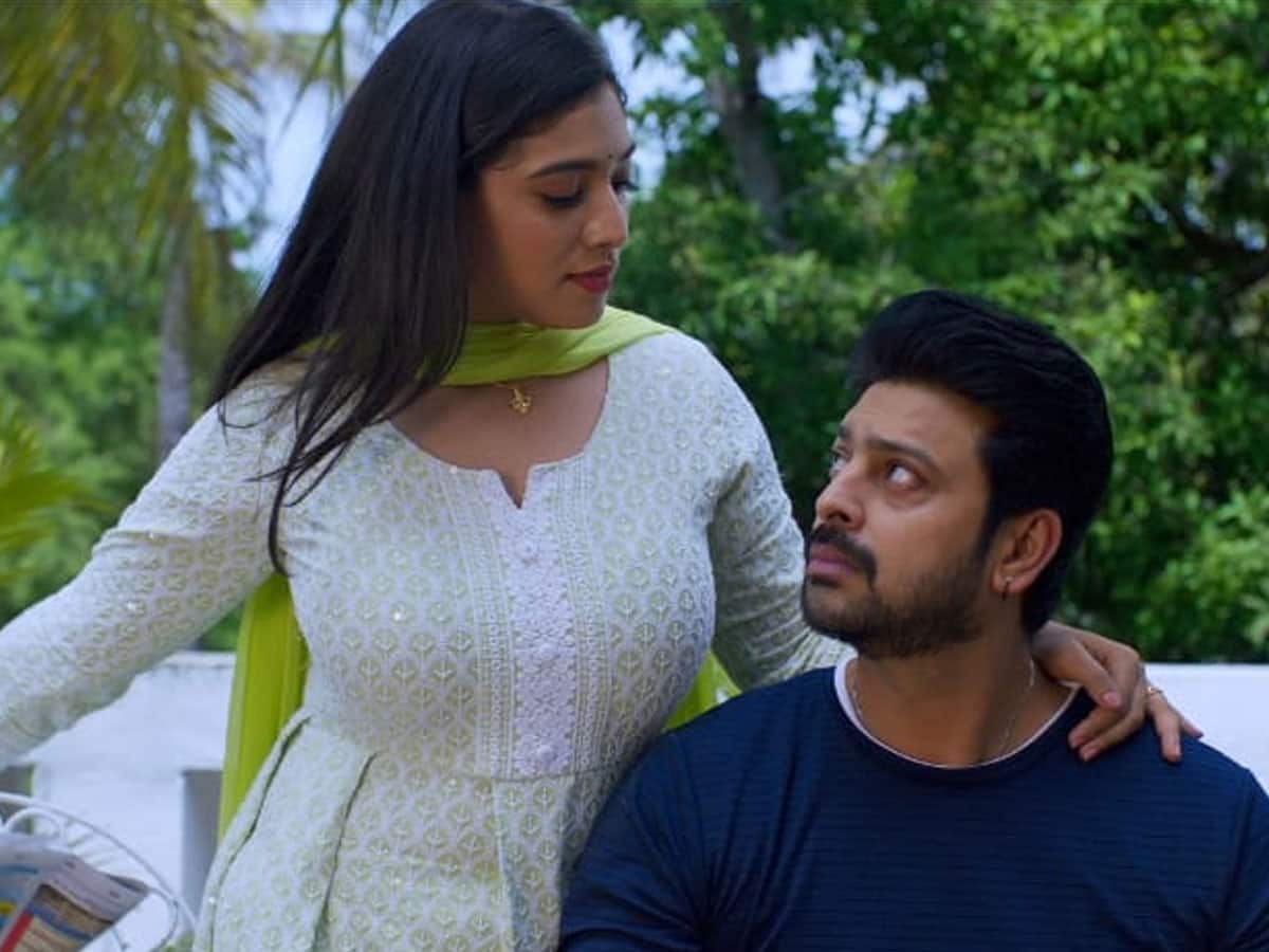 Srikanth Sathamindri Mutham Tha movie | சத்தமின்றி முத்தம் தா: கதை ...