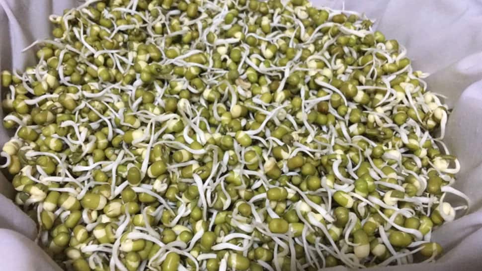 Benefits Of Eating Sprouted Moong Pachai Payaru | தினமும் காலையில் ஒரு ...