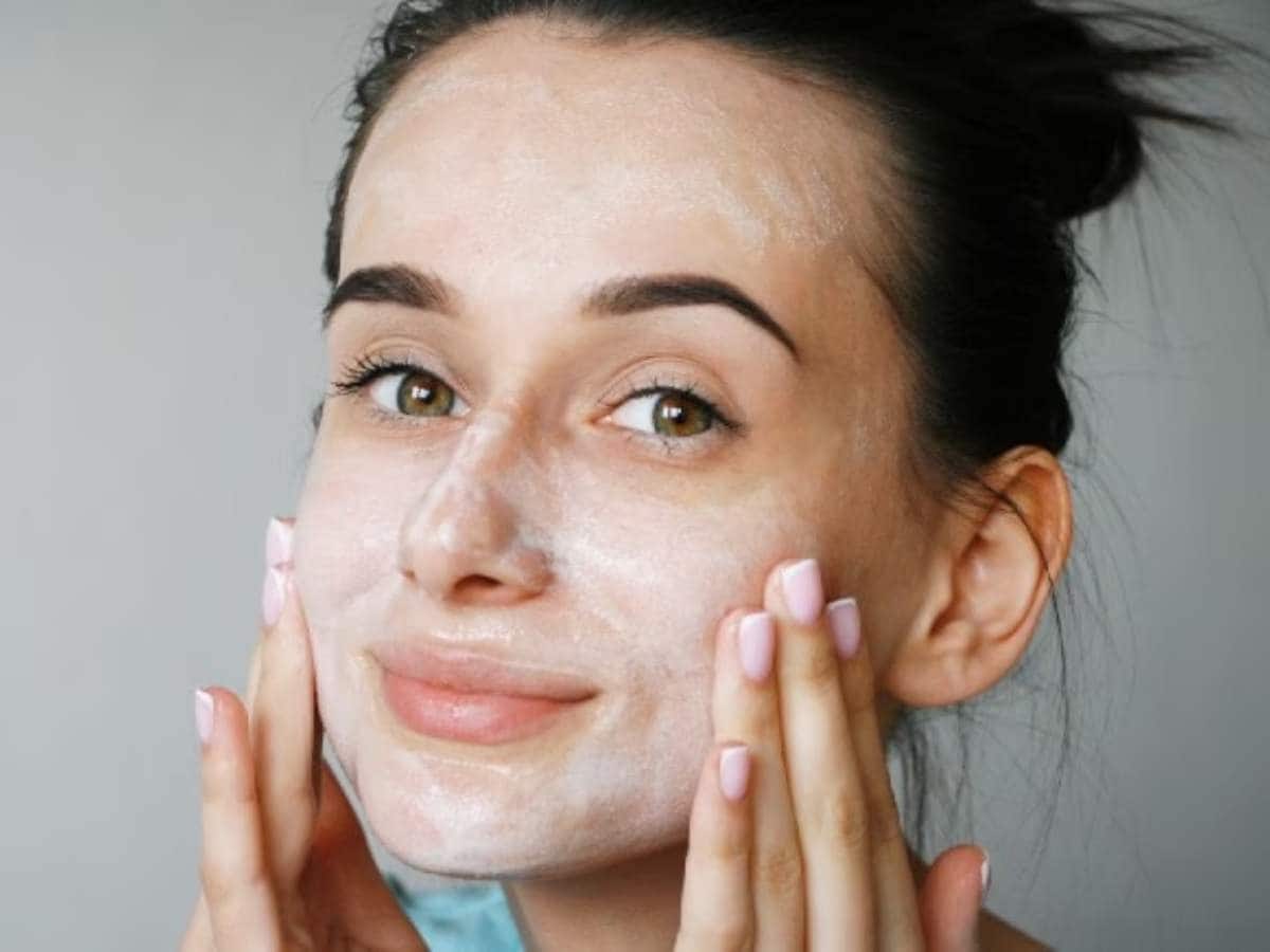 Apply Milk To Your Face In This Way To Get Glowing Skin In Winter ...