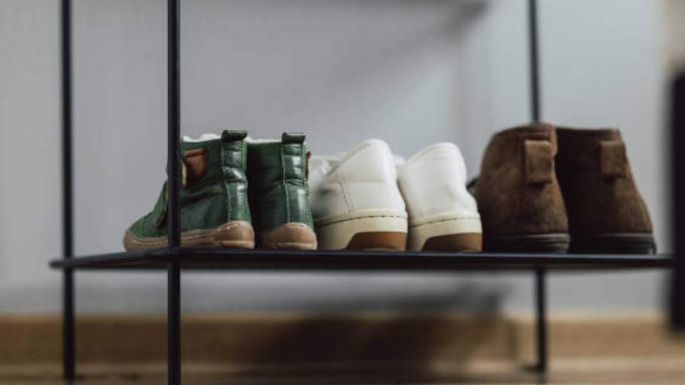 Vastu Tips Do Not Put Shoes Slippers In These Places Of The House ...