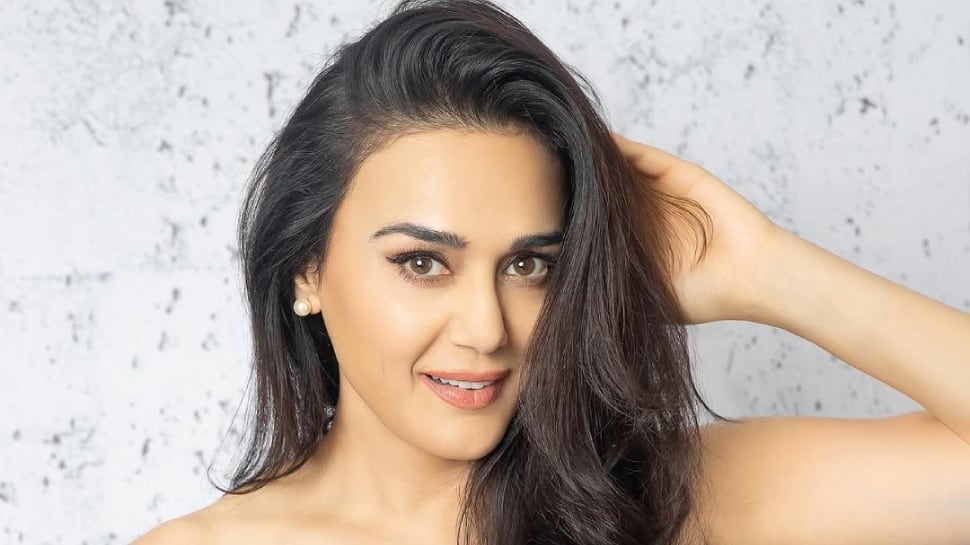 Preity Zinta Diet And Fitness Secrets To Stay Young At 49 | 49 வயதிலும் ...