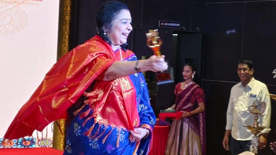 Lifetime Achievement Award For Actress Latha At The Realistic 2025 ...