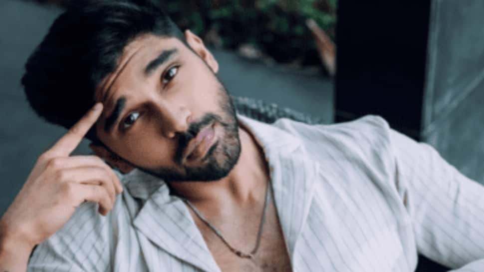 Dhruv Vikram In Love With Premam Actress Anupama Parameswaran Photo ...