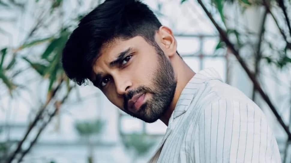 Dhruv Vikram In Love With Premam Actress Anupama Parameswaran Photo ...