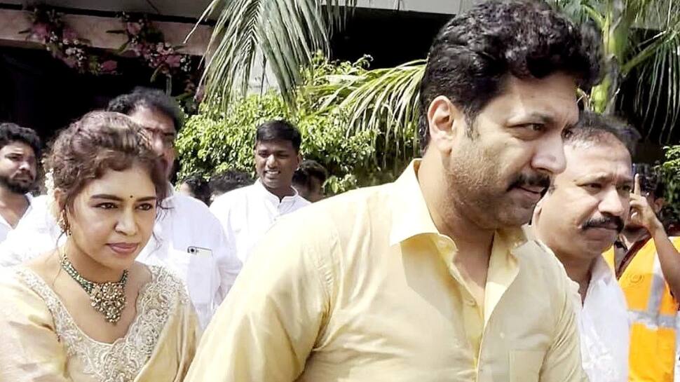 Singer Kenisha Francis Big Decision Instagram Ravi Mohan Aarthi High Court | ரவி மோகனால் ஏற்பட்ட ...