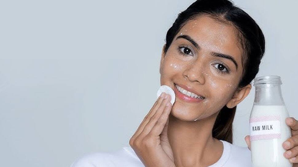 Apply raw milk on your face for 7 days to get glowing skin | 7 ...
