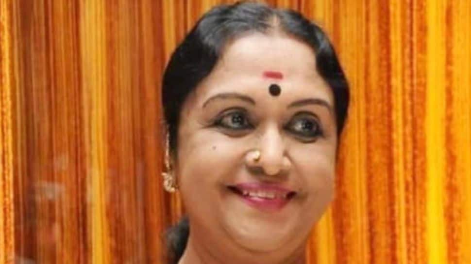 Late Actress Saroja Devi Actor MGR Relationship She Named Her Child ...