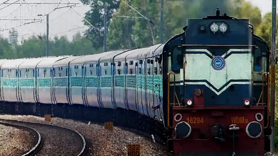 Book Entire Train Coach Through IRCTC | IRCTC மூலம் முழு ரயில் பெட்டியை ...