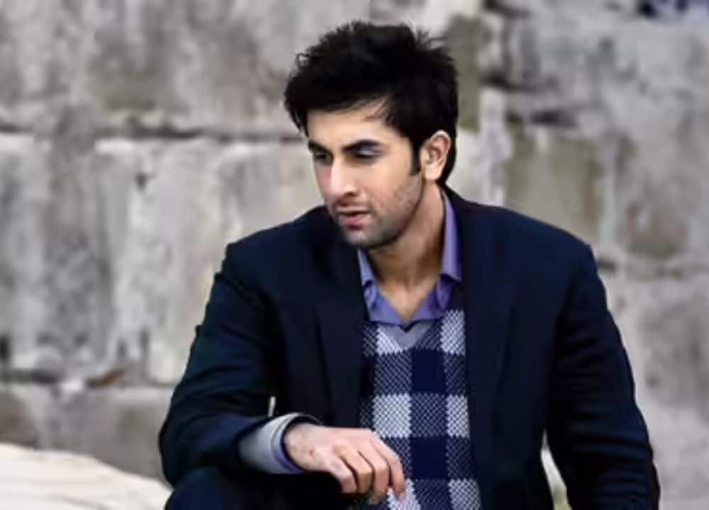 Top 7 Actors Who Pay The Highest Income Tax In India Vijay Is The Only ...